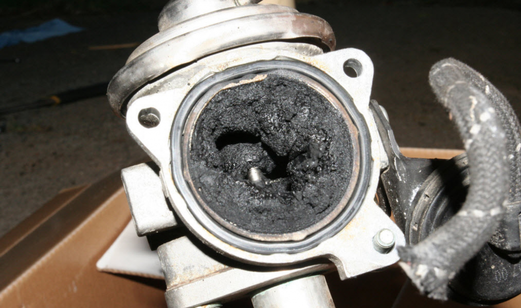 Vanne EGR symptômes et solutions : identifier et les résoudre